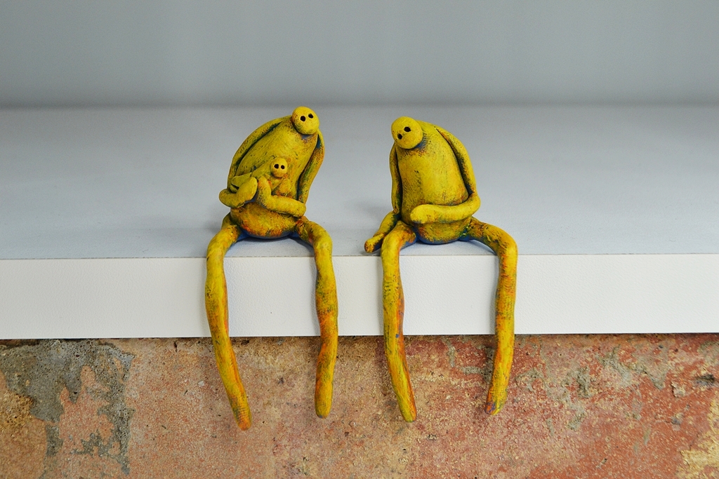 Sitting beings | Entity Art